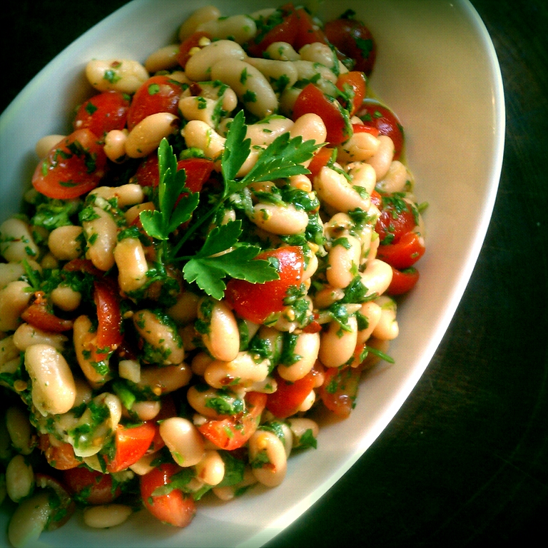 La Dama Cooks: Canellini Bean Salad with Herb Vinaigrette