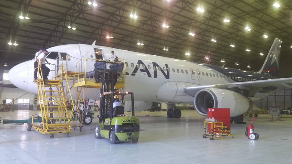 FAdeA obtuvo el mantenimiento de los aviones de LAN Argentina ...