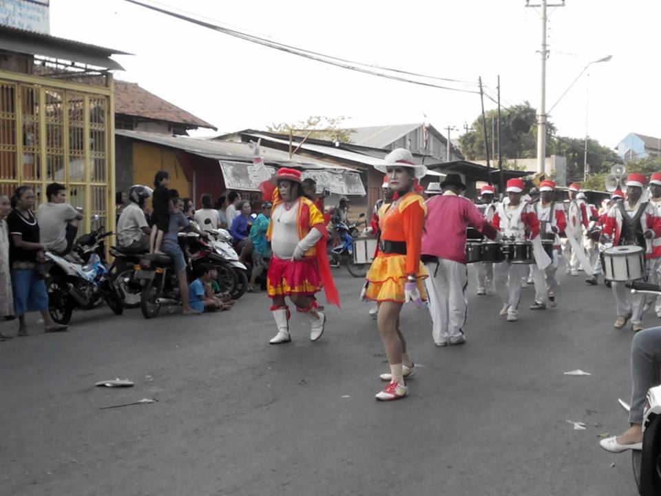 MLAKU-MLAKU KARO MANGAN