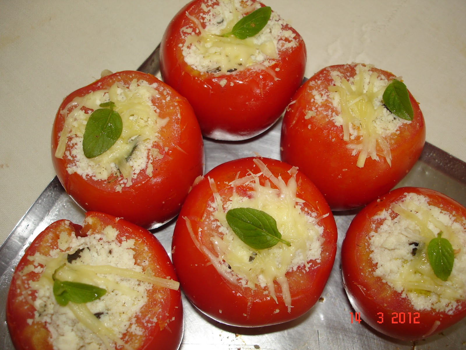 Toca das Receitas: TOMATE RECHEADO COM RICOTA