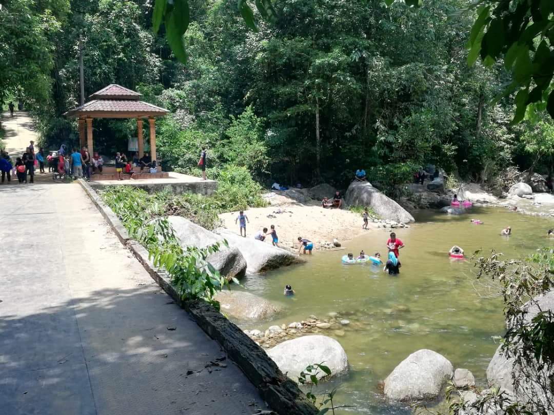 HOMESTAY AL-KAUSAR, KAMUNTING, TAIPING: BURMESE POOL