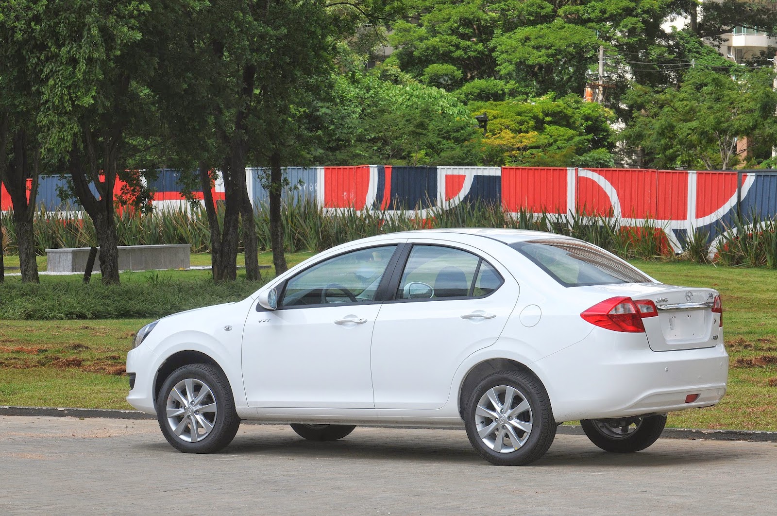 Linha JAC J3 recebe versão S, com motor 1.5 Jet Flex