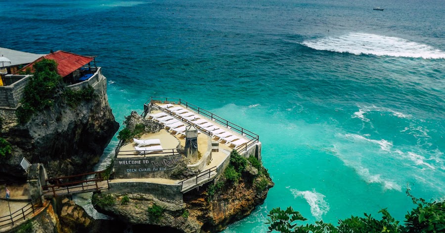 Pantai Suluban (Blue Point Beach) Bali - Pantai Indah di Bawah Tebing ...