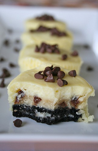 Chocolate Chip Cookie Dough Filled Oreo Cheesecakes - Cook'n is Fun ...