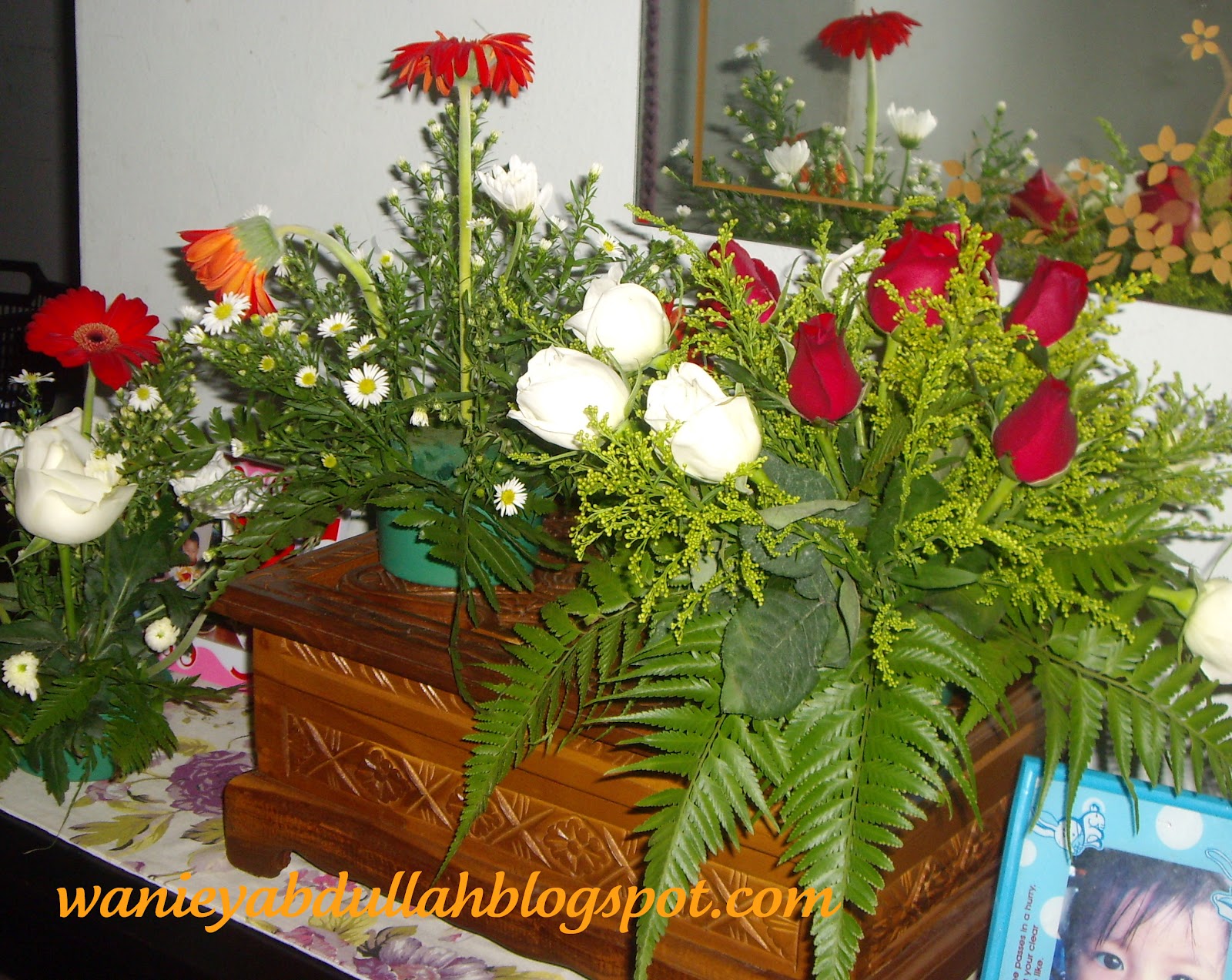 ..Di lesung pecah..: Jambangan Bunga Segar