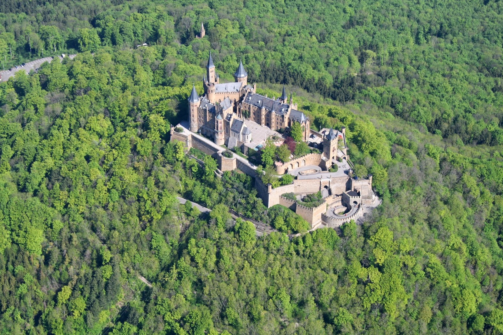 Blok888: Top 10 Most Beautiful Castles With Breathtaking Scenery