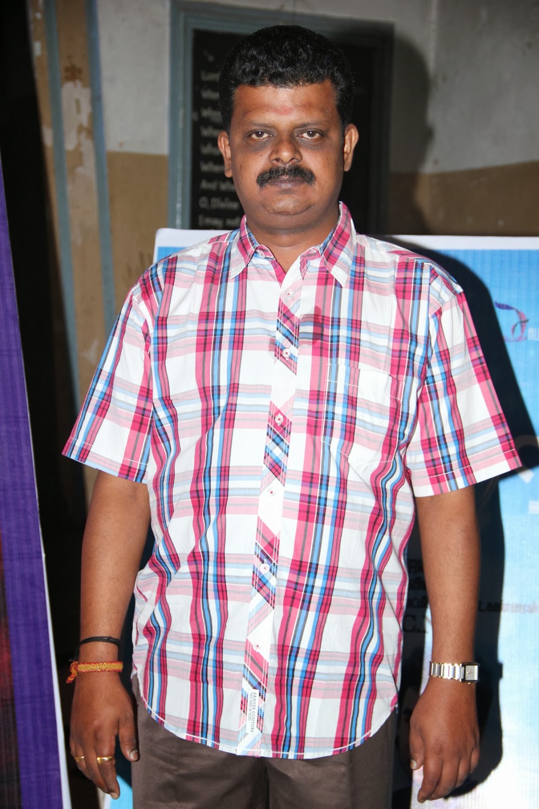 picture4comments: Paravai Movie Team Interview Stills