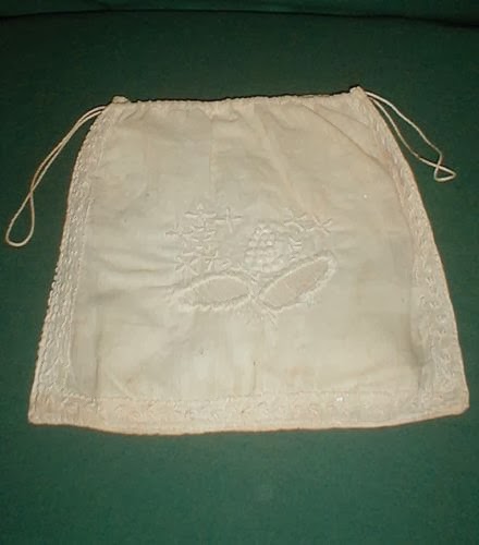 All The Pretty Dresses: Simple Regency Embroidered Reticule