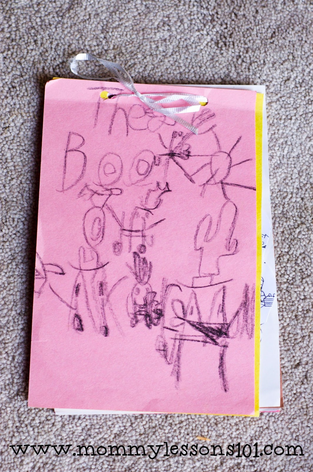 Mommy Lessons 101: 100 Days of Play Challenge!: Library of Homemade Books