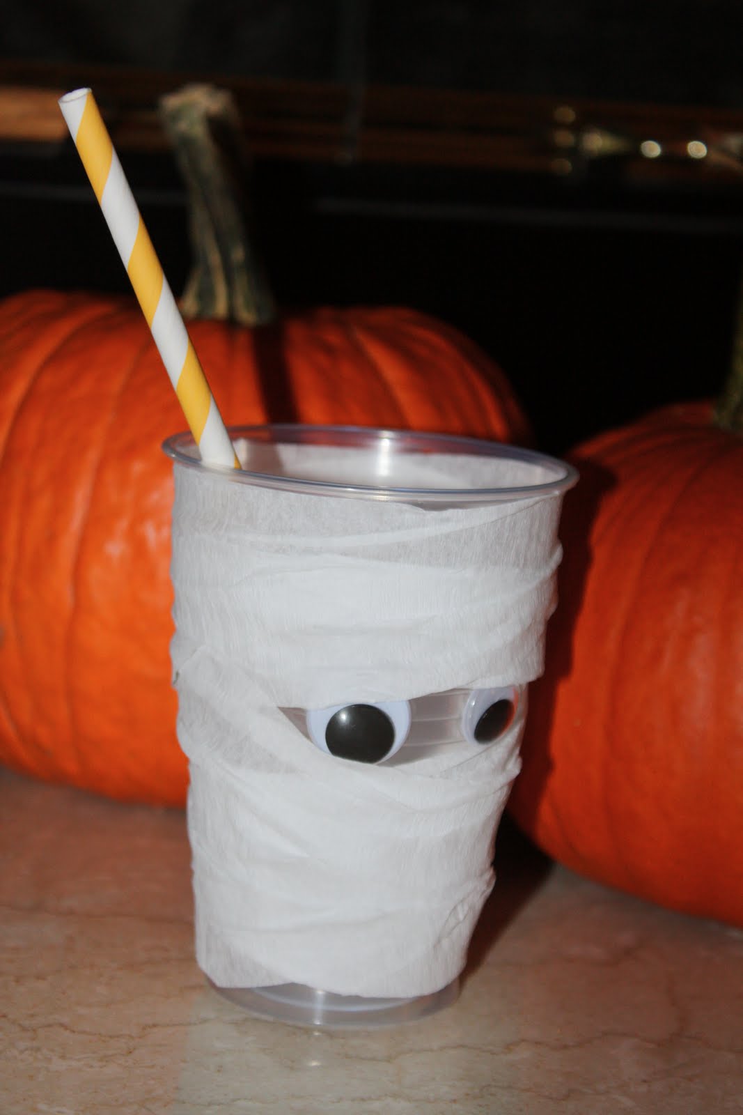 The Life of a Wanna-Be Super Mom: Mummy Cups