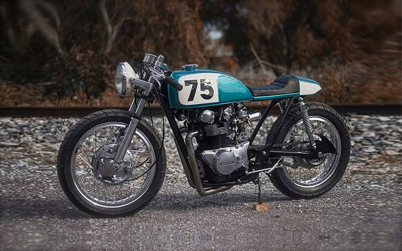 motor racing queen: CB500 Twin