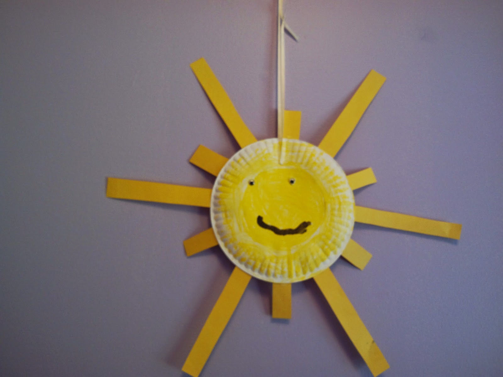 The Ultimate Work At Home Momma!: DIY Sunshine paper plate- Toddler Craft