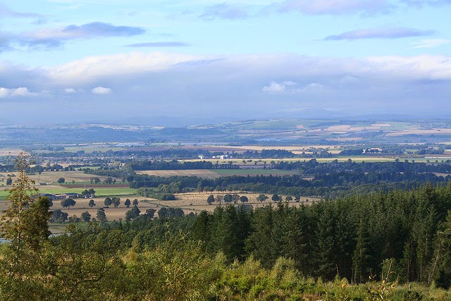 Scotland My Scotland: Memoir: Introducing the Little Red Town