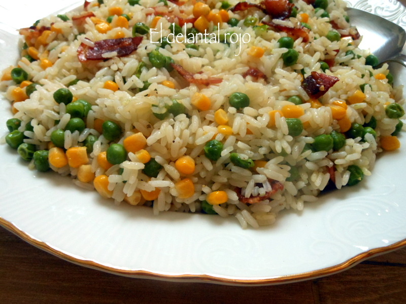 El delantal rojo: 433.- Arroz con guisantes, maíz y bacon