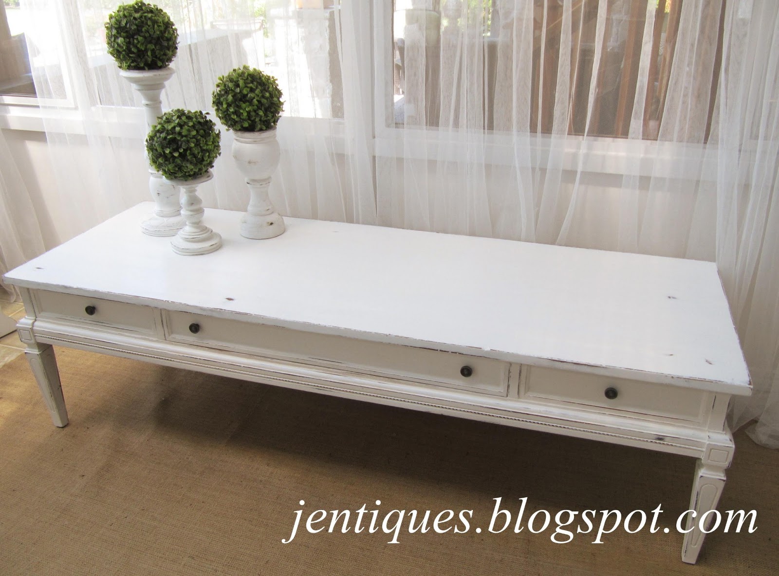 Jentiques: White Shabby Chic Coffee Table