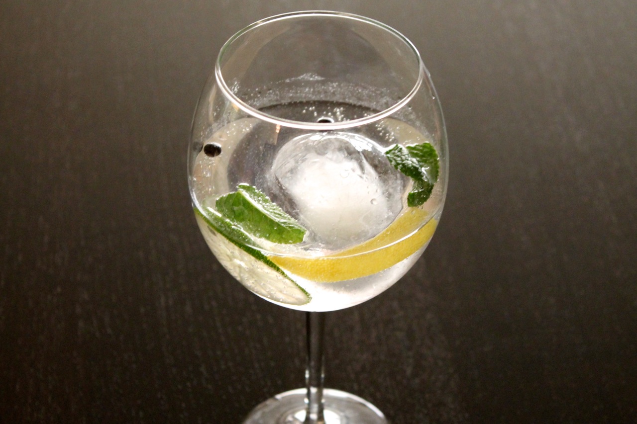 Cook In / Dine Out: Cocktail: Gin Tonic