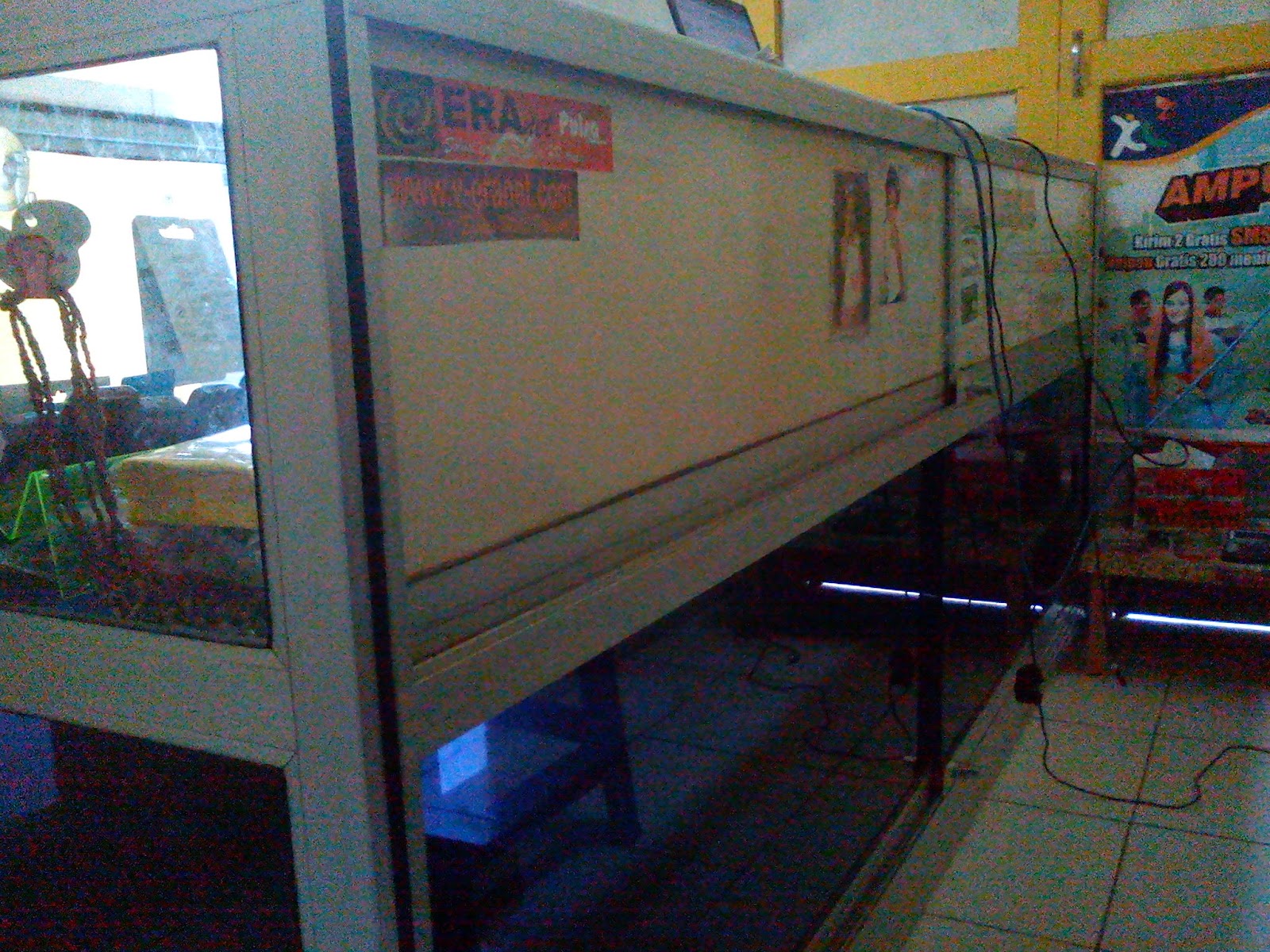 Jual etalase counter hp second ~ five posting