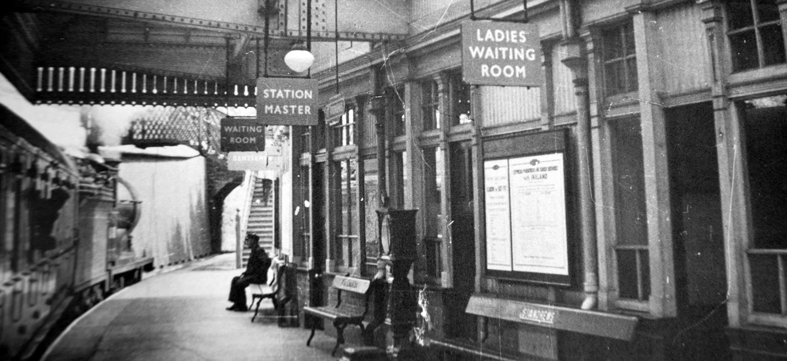 Tour Scotland: Old Photographs Railway Station Dundee Scotland