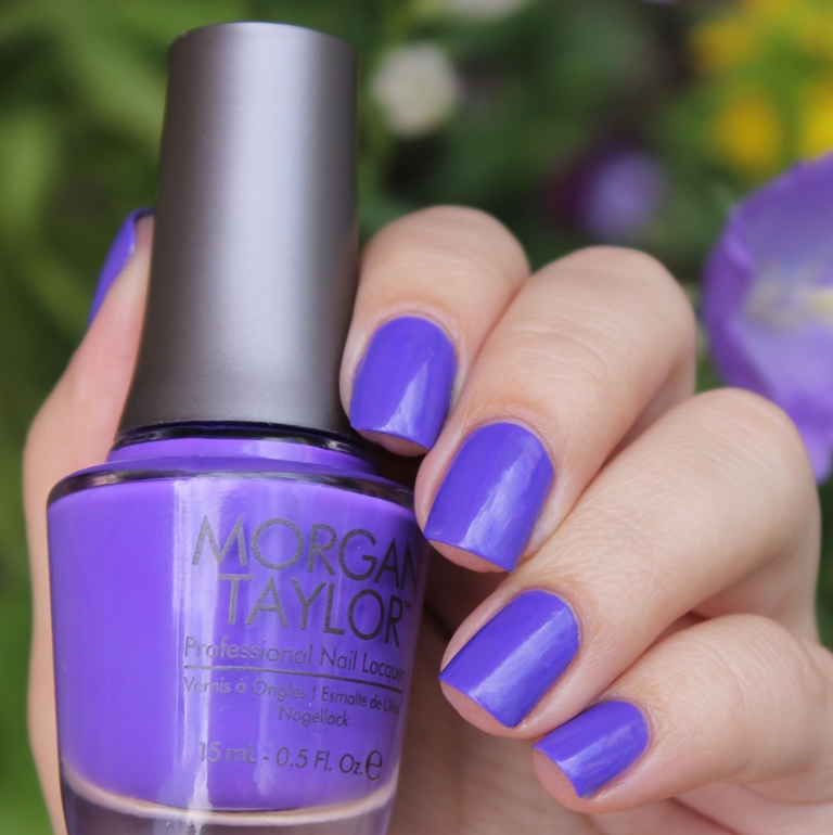 Красота на кончиках пальцев: Morgan Taylor Anime-zing color!