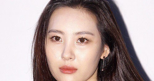 Sunmi to make solo comeback next month