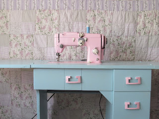 Vintage Chic Farm: Pink Vintage Pfaff Sewing Machine