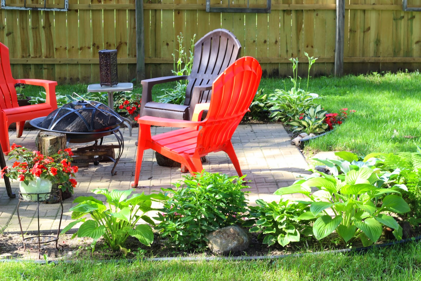 The Decorating Chica: You Can Find Me In the Garden