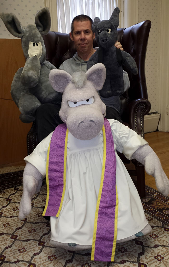 A MOMENT OF CEREBUS: A Man & His Aardvarks