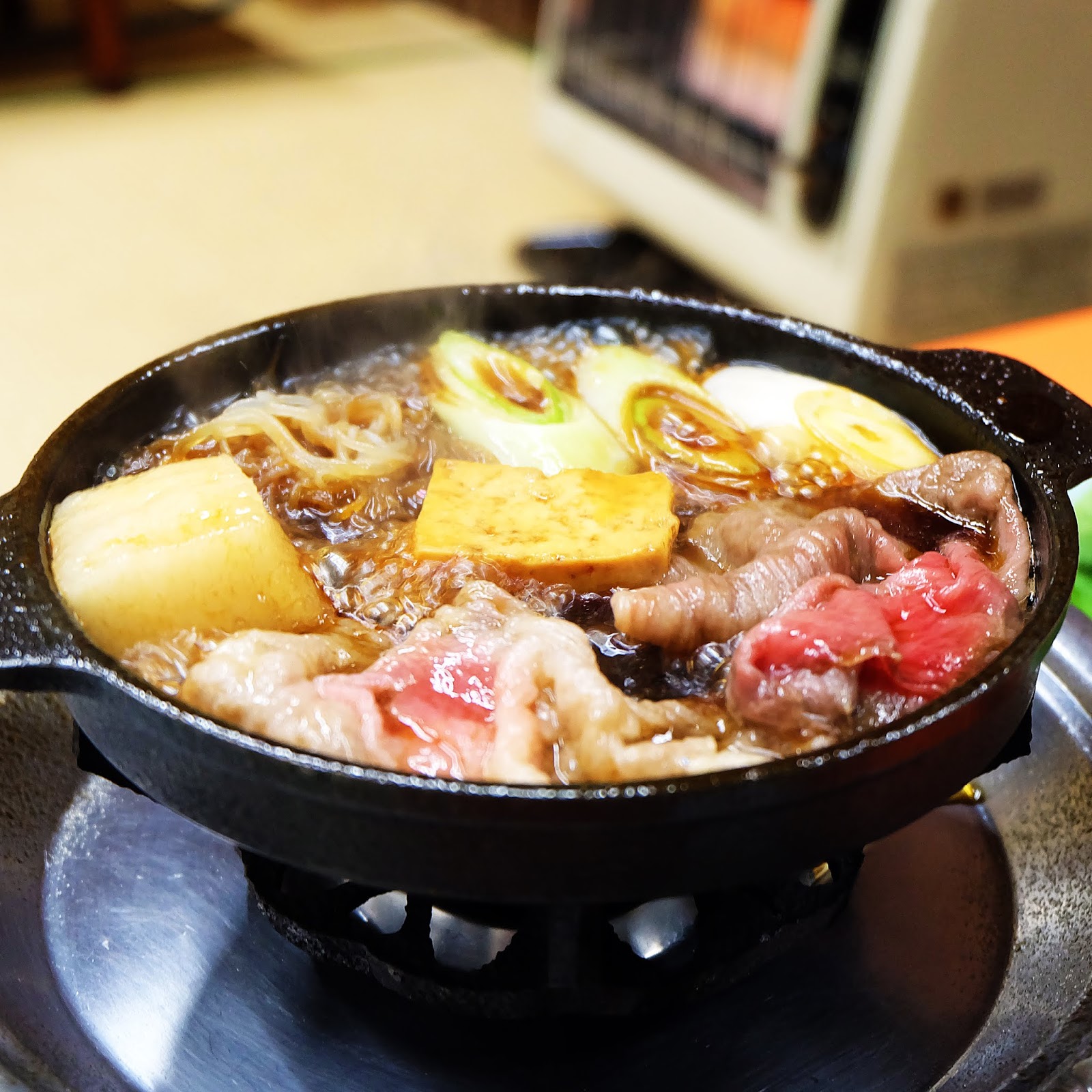 REVIEW: GYU NABE YONEKYU - TRADITIONAL DINING IN TOKYO JAPAN