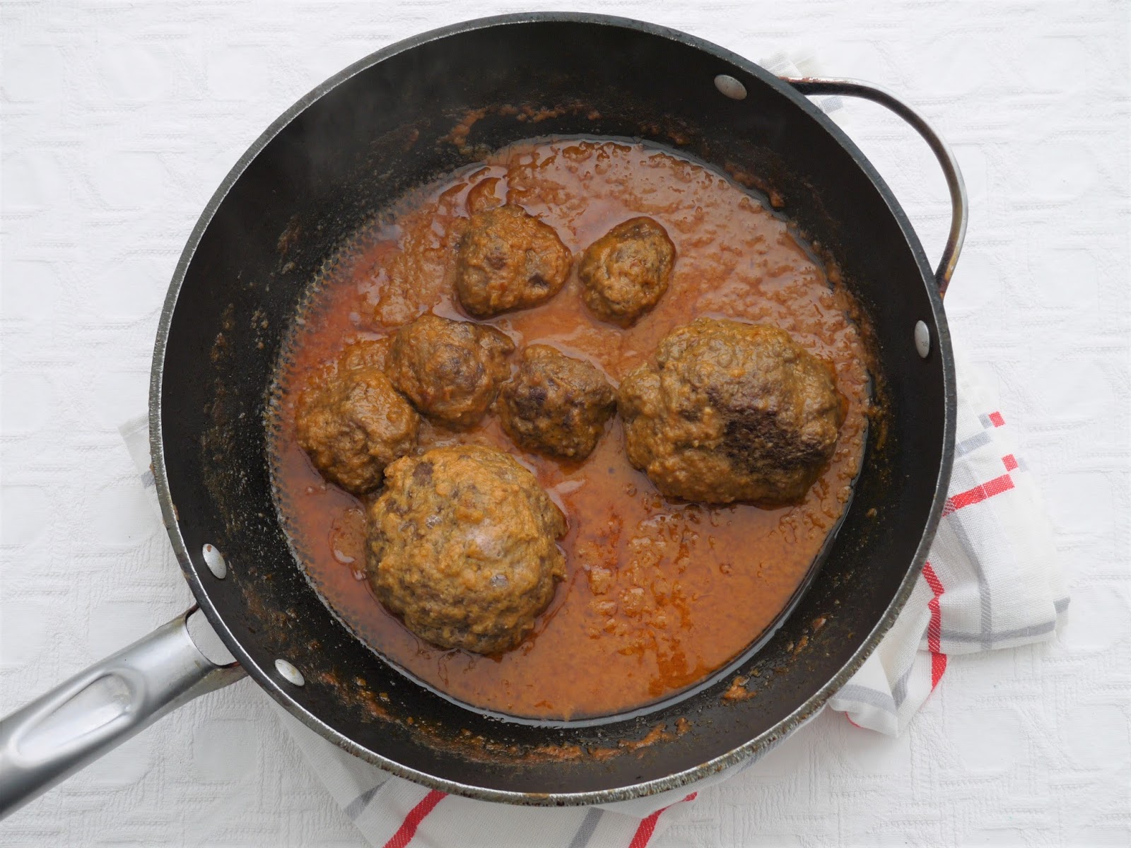 This Muslim Girl Bakes: Nargisi Kofta Curry.