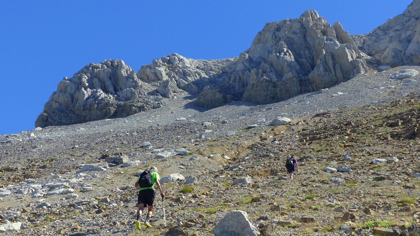 Un Pais En Mi Mochila: Collarada (2.883m) (Pirineo Aragonés) desde Villanúa