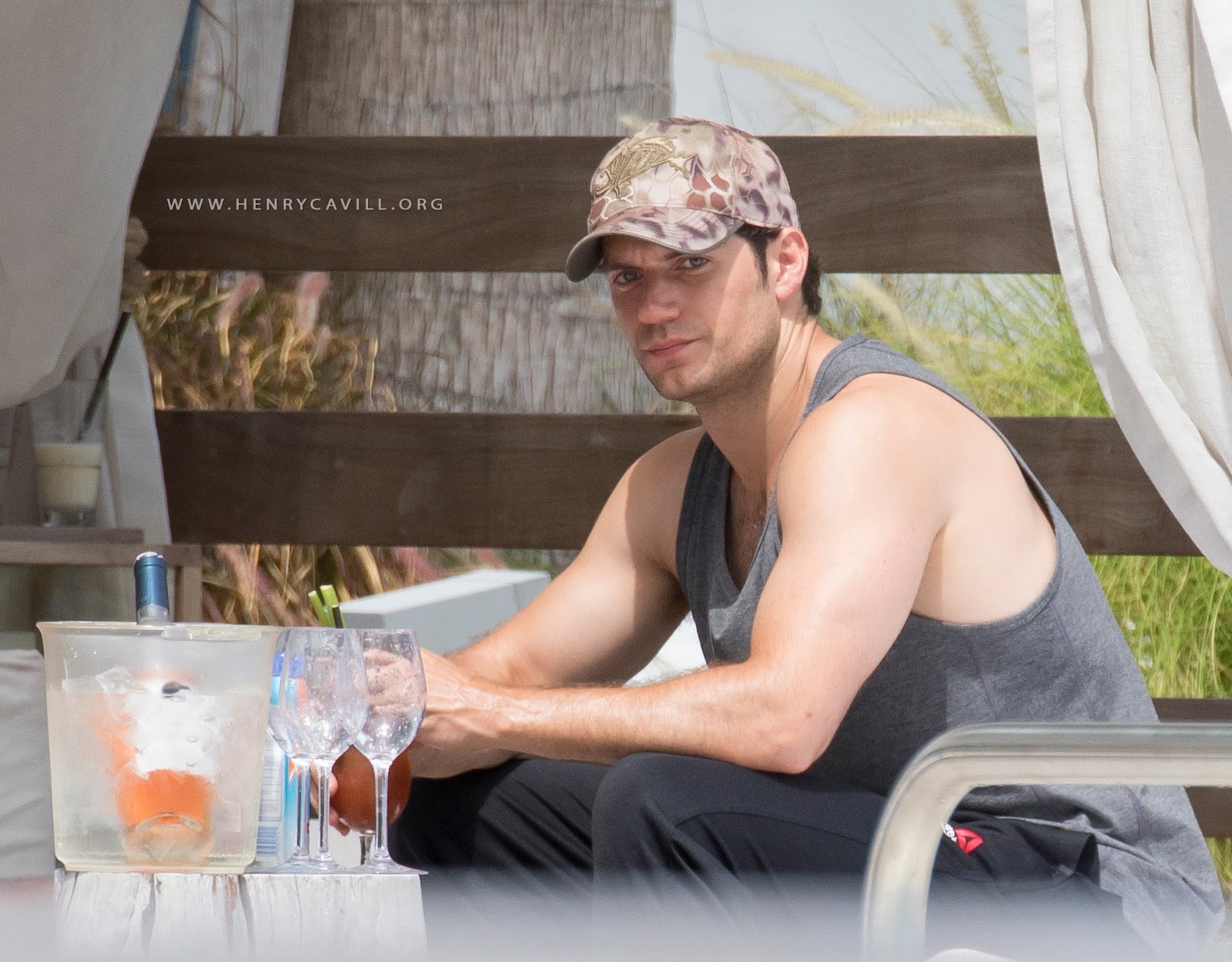 Henry Cavill Latinfans: Henry Cavill en Miami Beach Florida 27-Ago-16