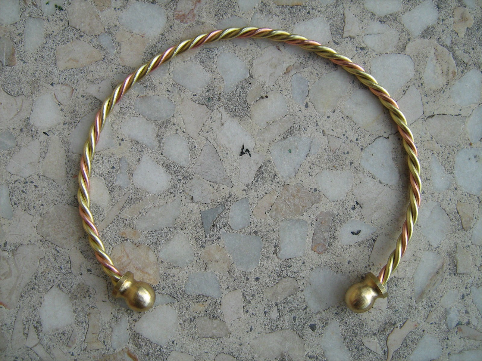 El Artesano Numantino: TORQUES