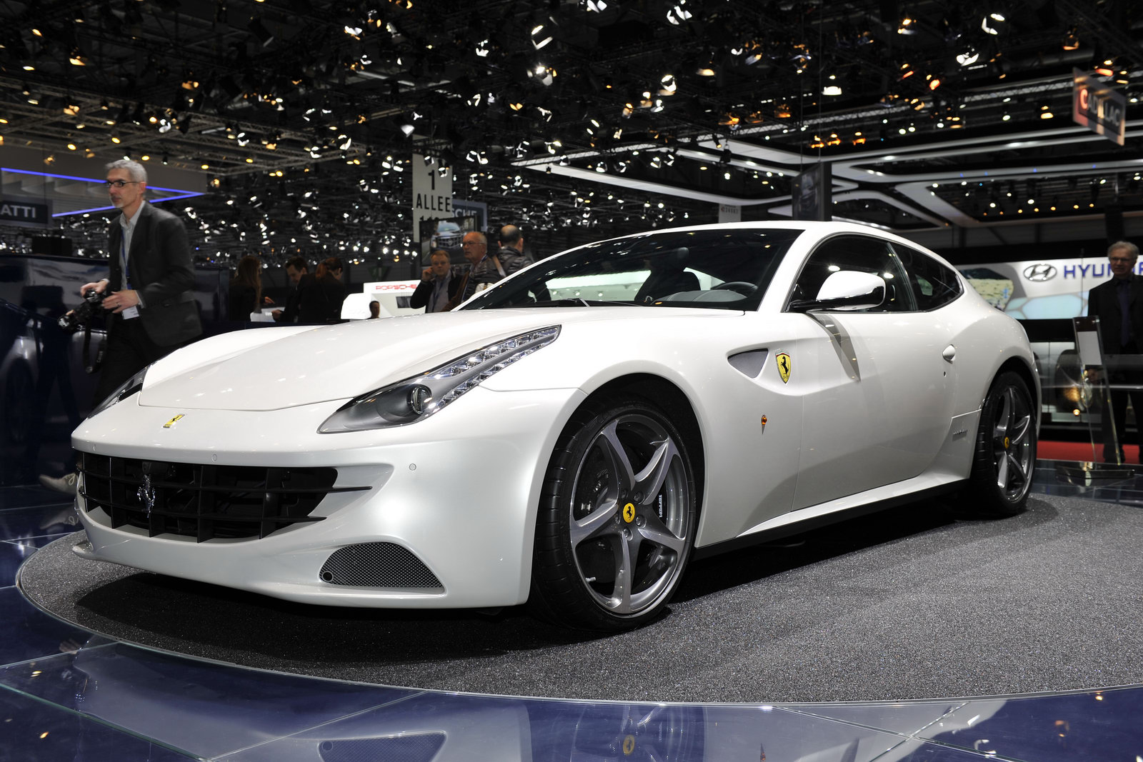 cars: Ferrari FF