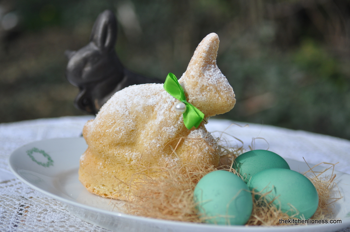The Kitchen Lioness: Vanilla Bean Easter Bunny Cake