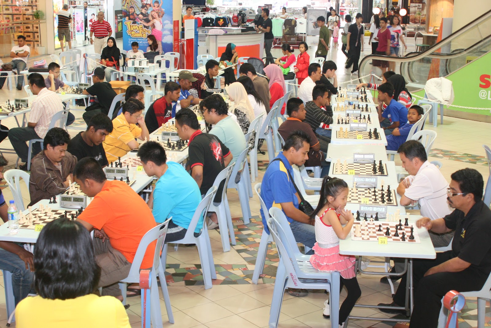 Cerdik Catur Enterprise: Gambar-gambar di sekitar 11th Klang Parade ...