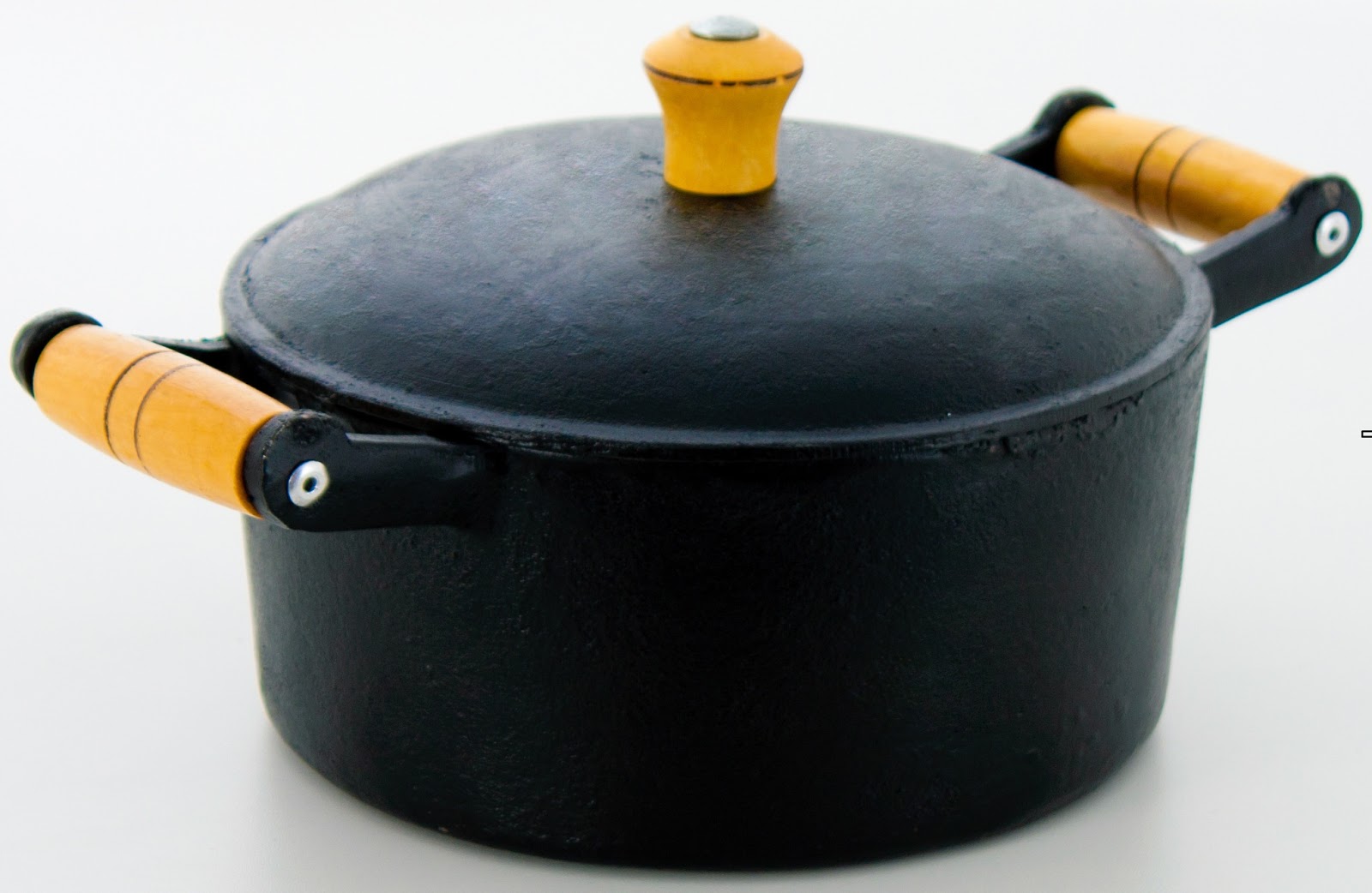 Pela alta concentração de ferro que possui, é ideal para cozinhar ...