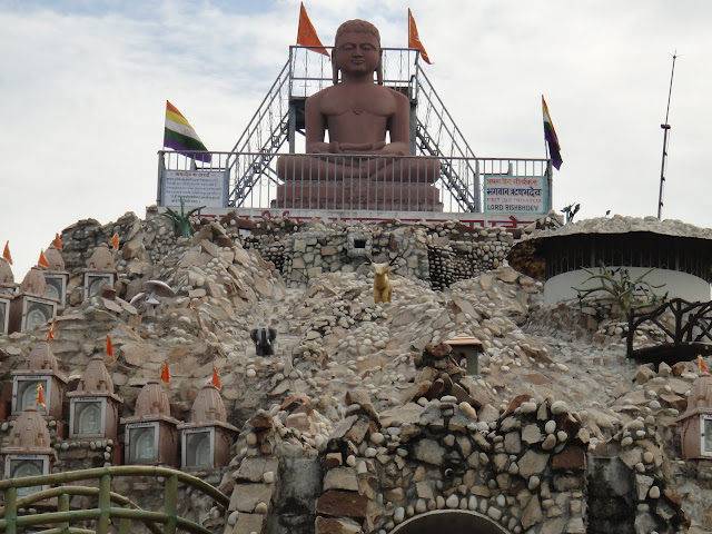 PLEASING PICS: Rishabh Dev Mandir, Jhunsi, Allahabad.