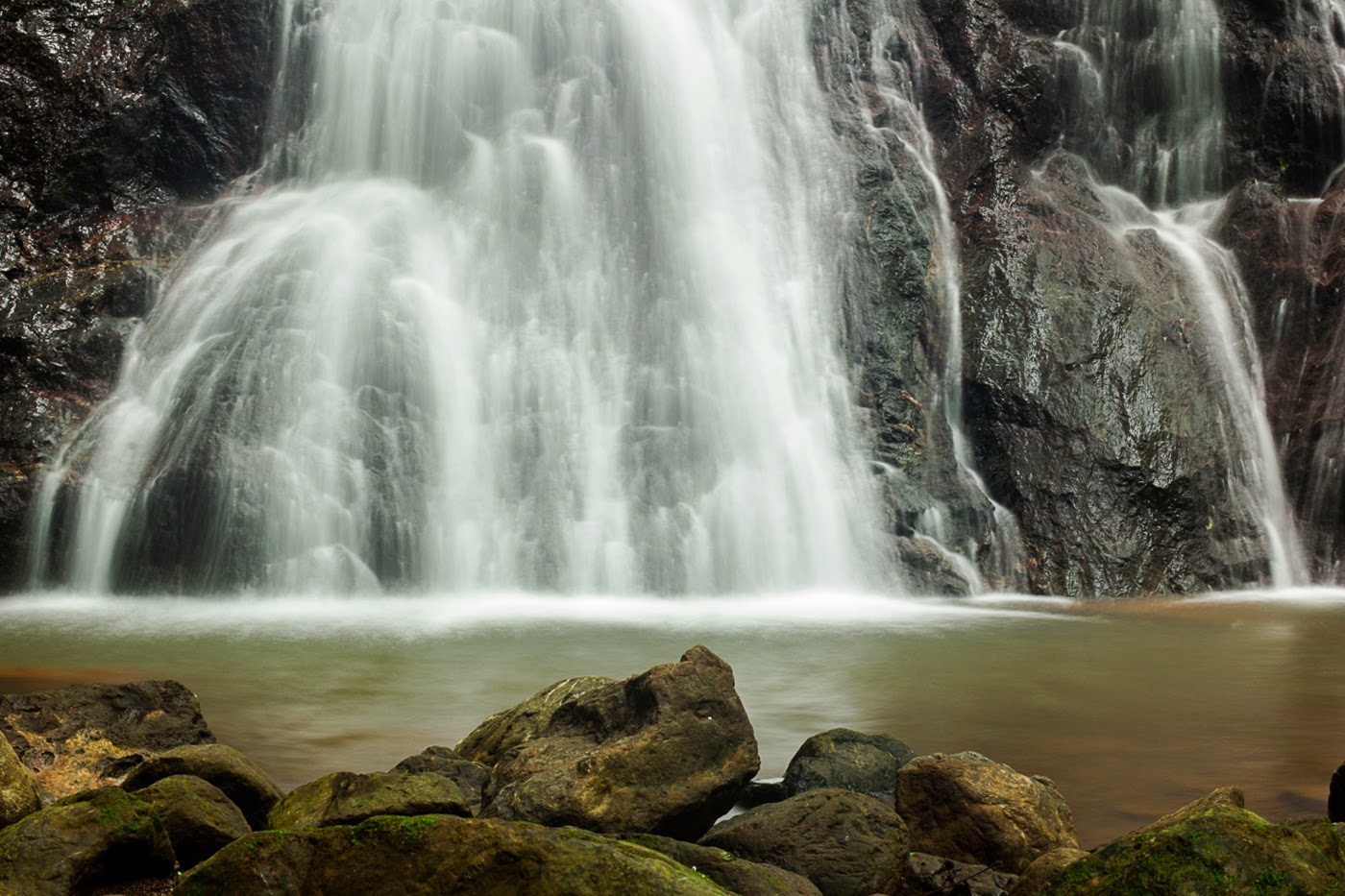 Costa Rica Invest: Waterfall in Naturewalk