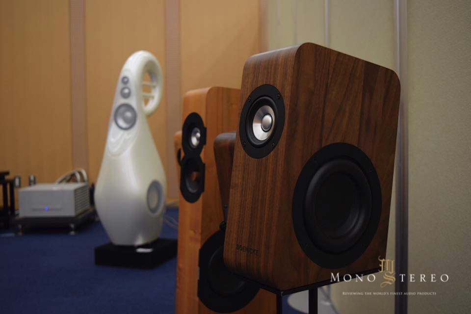 High End audio gear galore… – Ultimate High-Fidelity