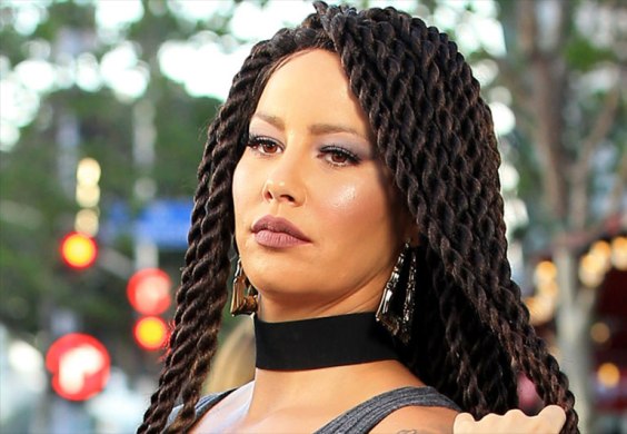 Amber Rose tries braids...you like?