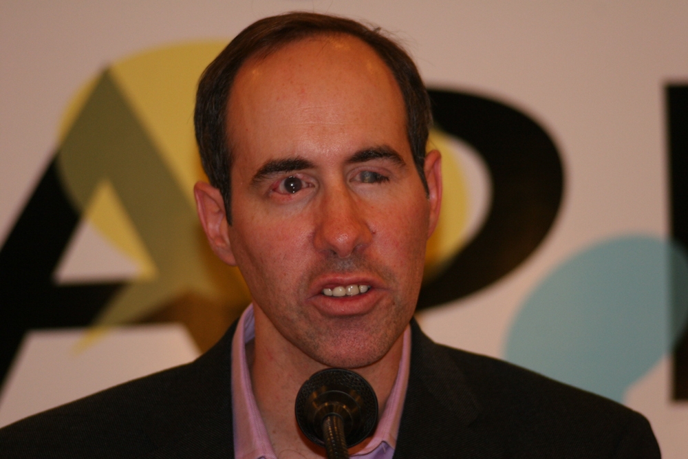 Gülay Akbal: OLASILIKSIZ ve ADAM FAWER