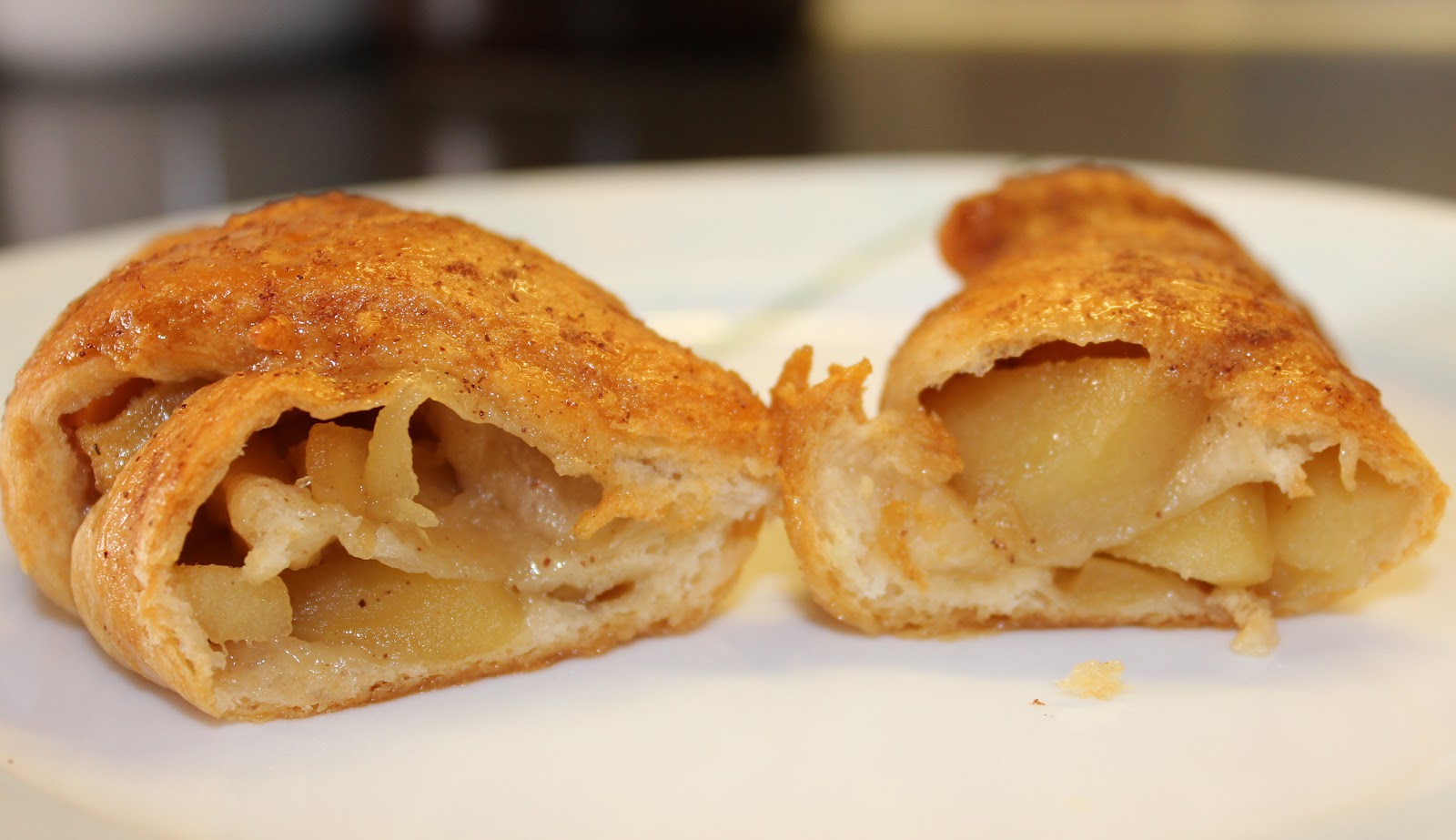 Gamer Meal Time: -G.M.T- Apple Pie Croissant