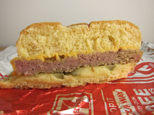 Review: 7-Eleven - Classic Cheeseburger