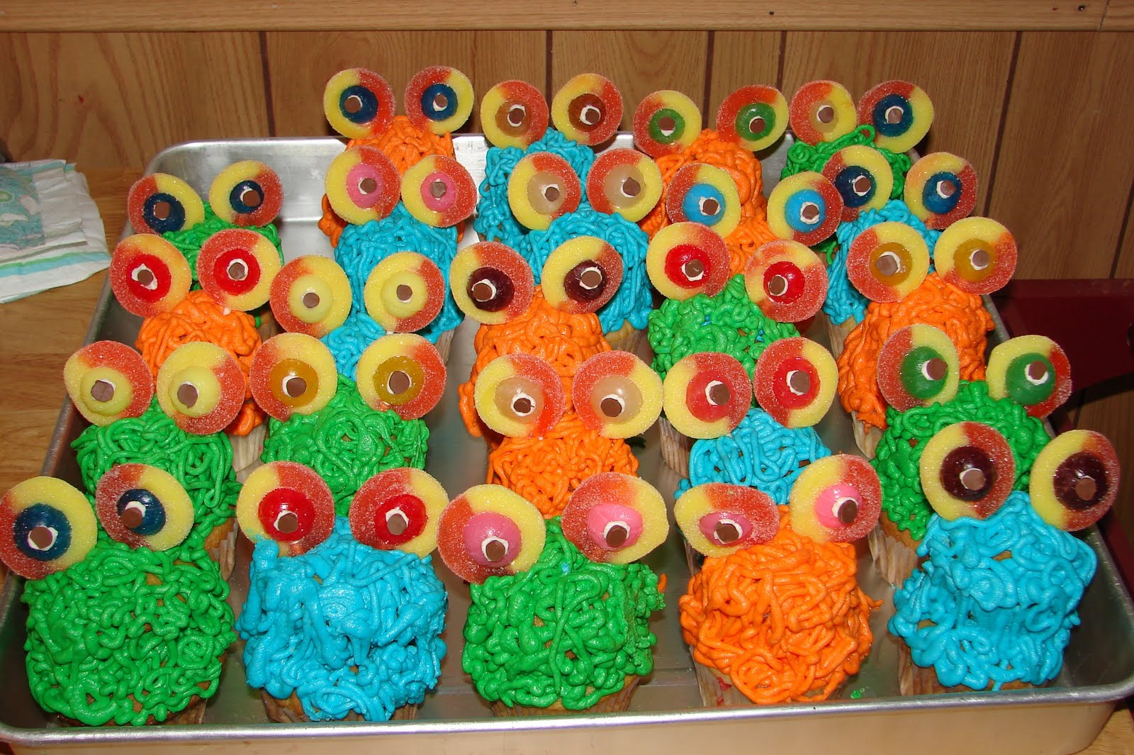 My Cake Hobby: String Monster Cupcakes