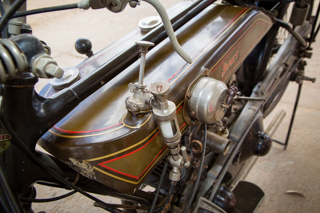 Vintage Motorcycles - James Flat Tank 1920s - 750cc