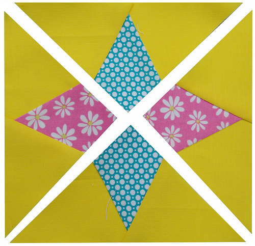 Red Pepper Quilts: Hummingbird Quilt Block Tutorial