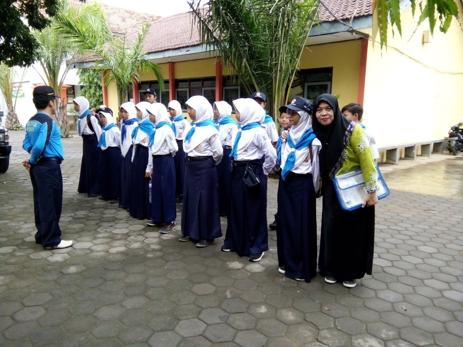 SMP 2 BANYUWANGI: PMR SMP Negeri 2 Banyuwangi