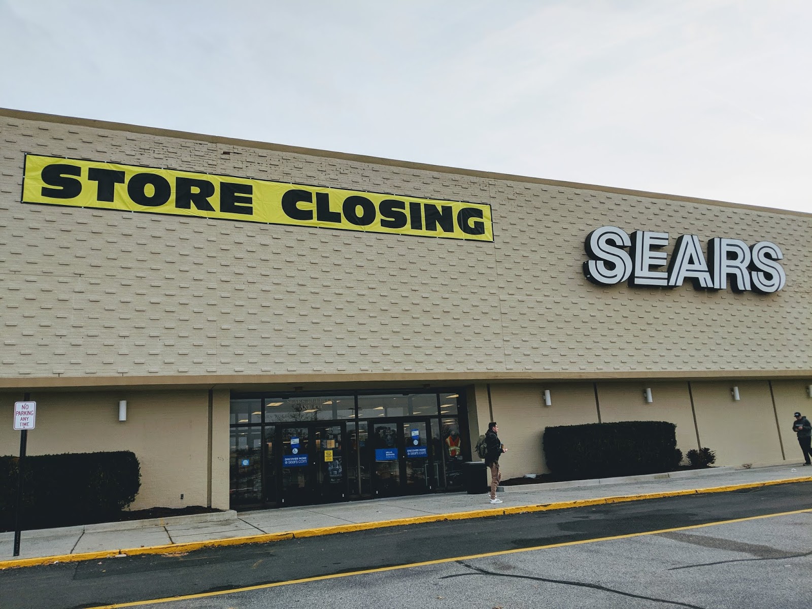 Robert Dyer @ Bethesda Row: Bethesda Sears store in full closing mode ...