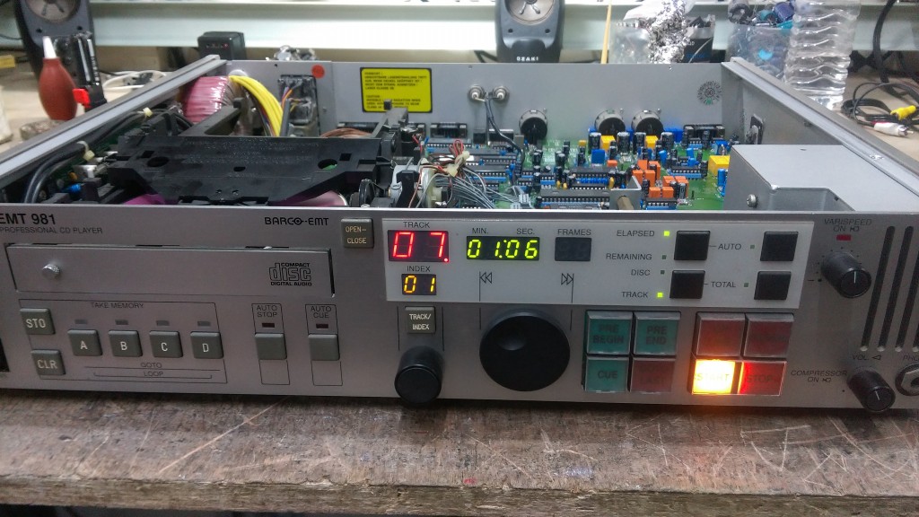有昌音響工作坊: EMT 981 CD PLAYER