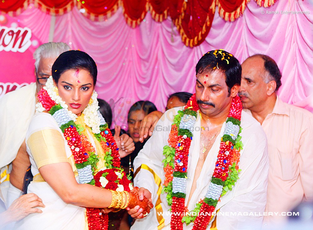 Vidya Balan Hot: Swetha Menon wedding photos